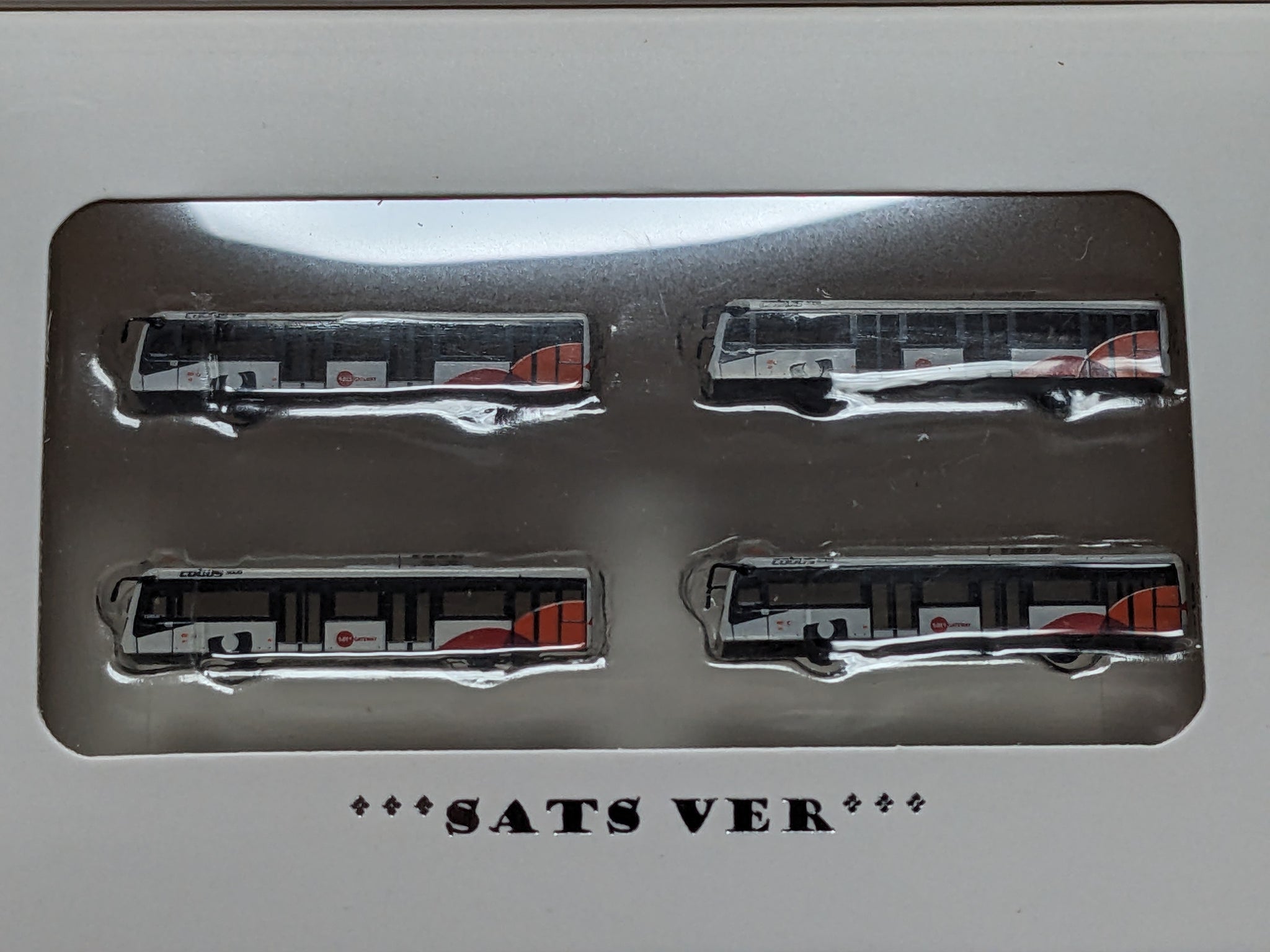 1:400 AIRPORT BUS 4 PACK COBUS