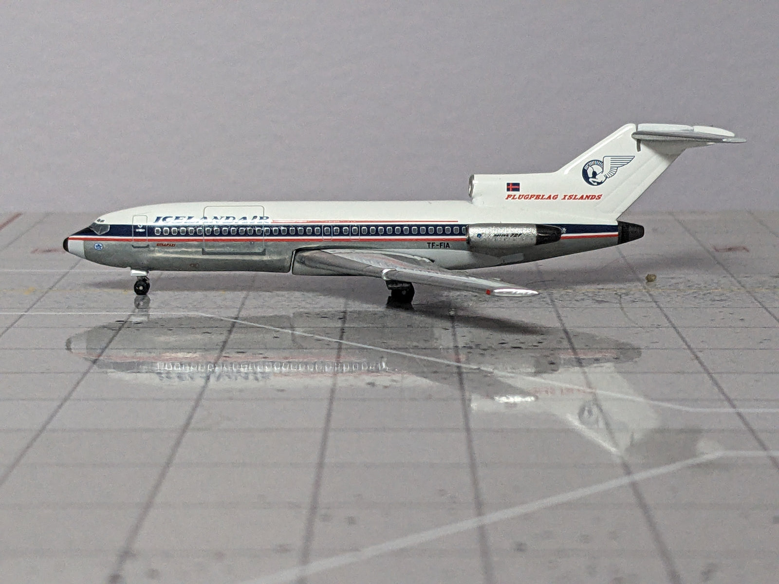 1:400 AEROCLASSICS ICELANDAIR B727-200 TF-FIA