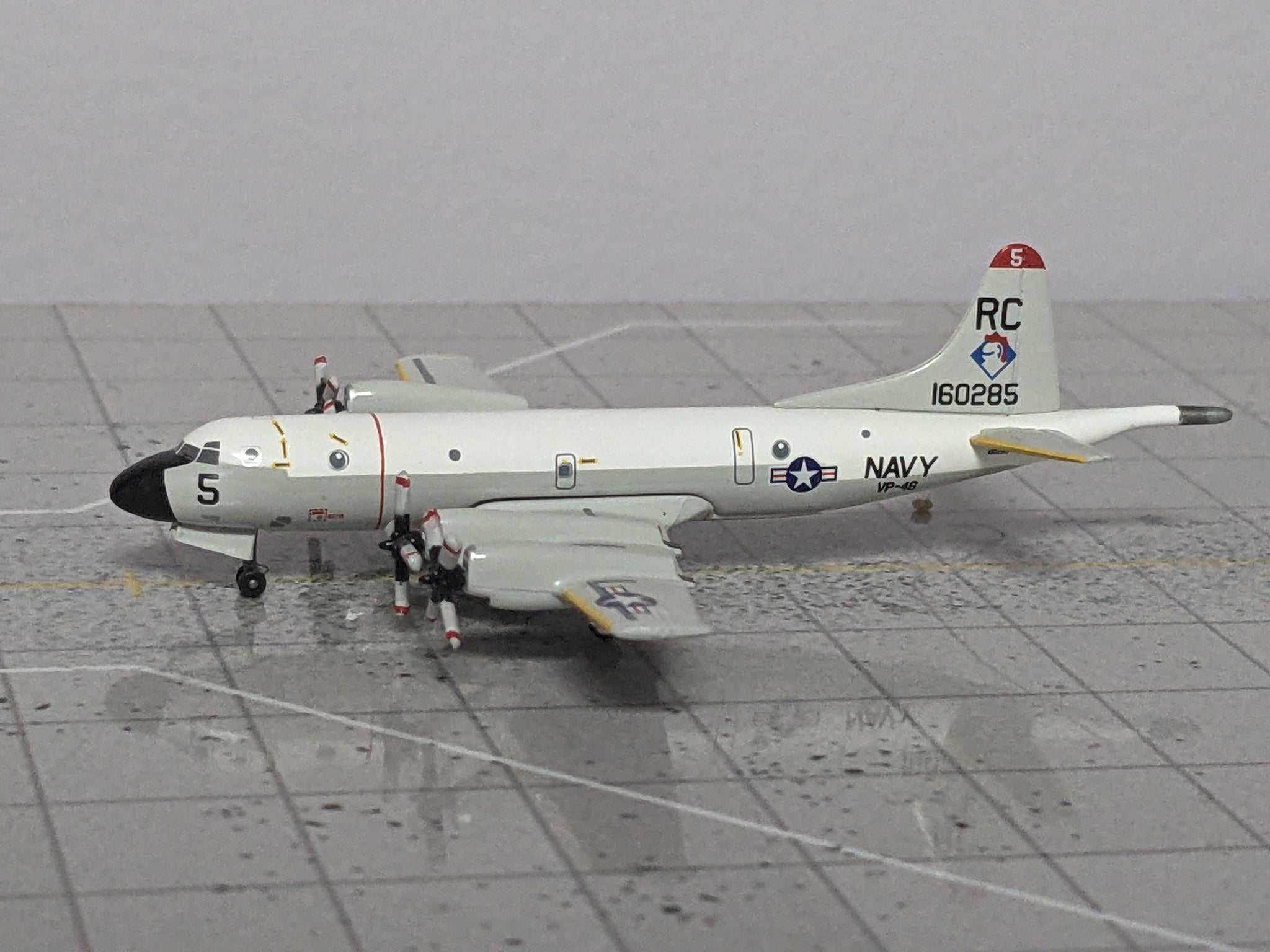 1:400 DRAGON USAF P-3C ORION 160285